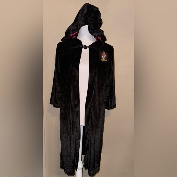 Costumes | Harry Potter Gryffindor Robe Youth Os Large 112 Black Velvet ...
